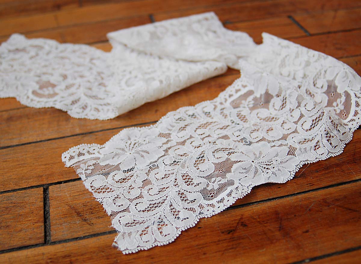 Customizing With Oliver + S: Lace Flutter Sleeve | Blog | Oliver + S